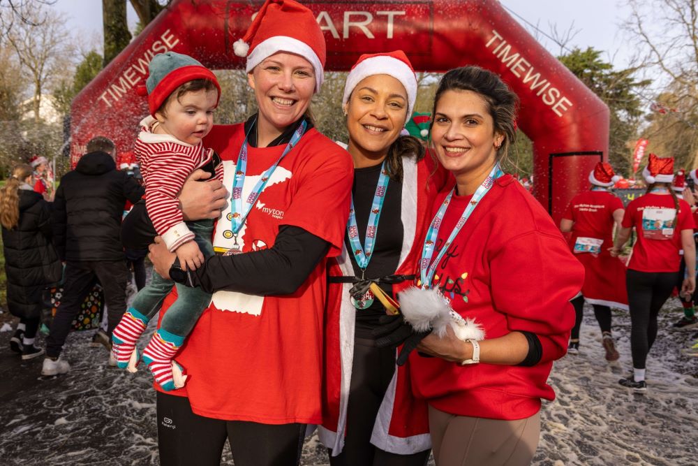 Santas raise tens of thousands for The Myton Hospices - The Rugby Observer