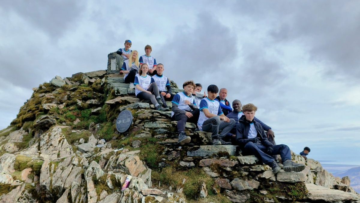 Intrepid council staff spearhead Snowdon trek to support cancer charity ...